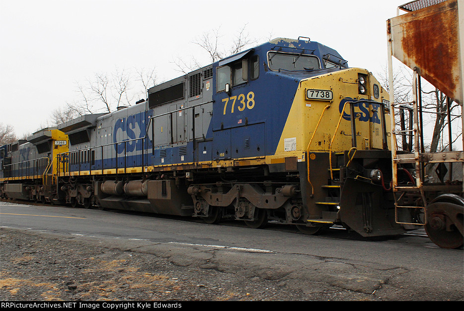 CSX C40-8W #7738 on K533-30